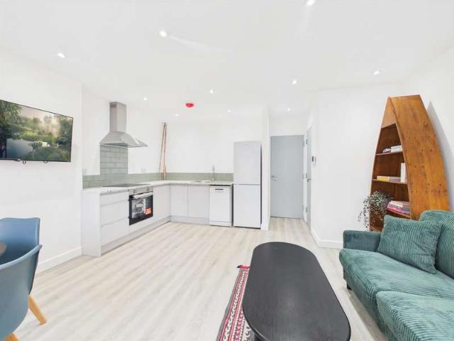 2 Bedroom Apartment Flat