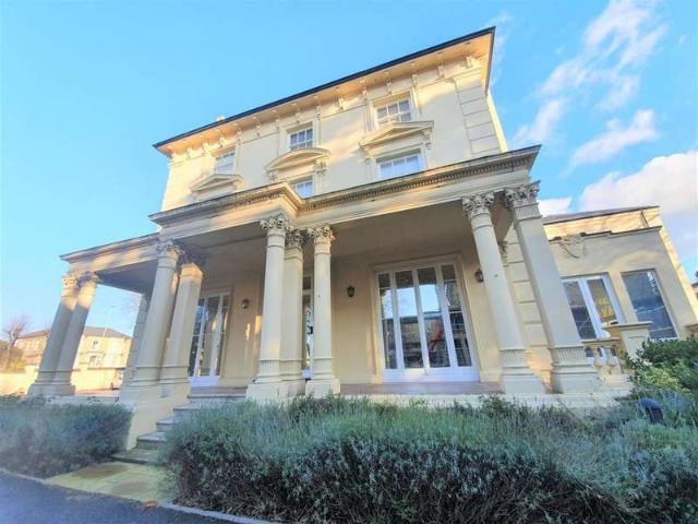 2 Bedroom Apartment Flat