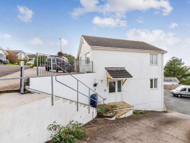2 Bedroom Apartment Flat