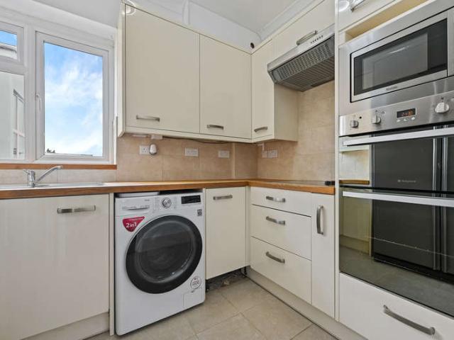2 Bedroom Apartment Flat