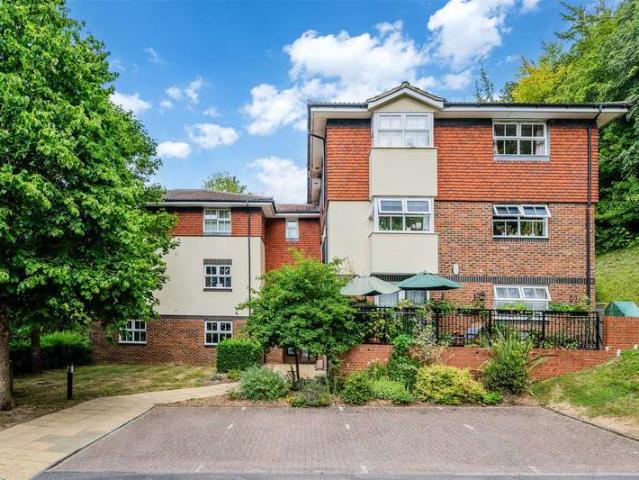 2 Bedroom Apartment Flat