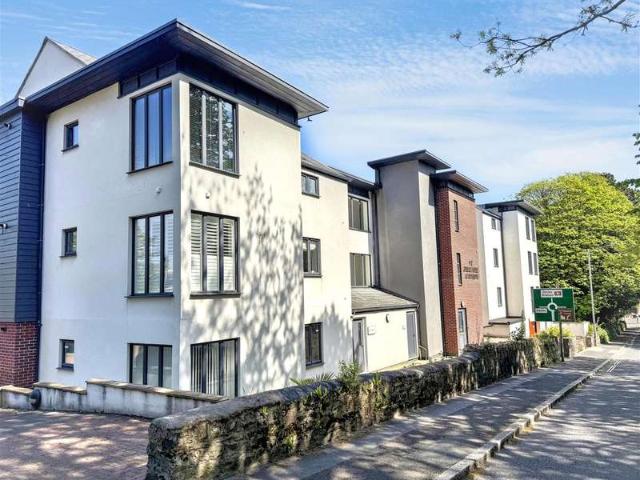 2 Bedroom Apartment Flat
