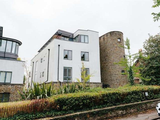 2 Bedroom Apartment Flat