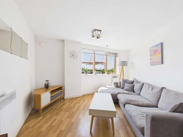 2 Bedroom Apartment Flat