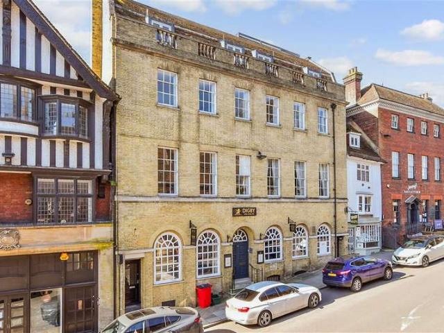 2 Bedroom Apartment Flat