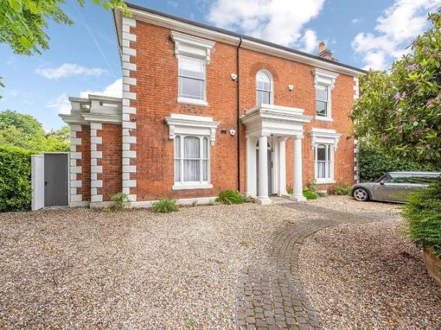 2 Bedroom Apartment Flat