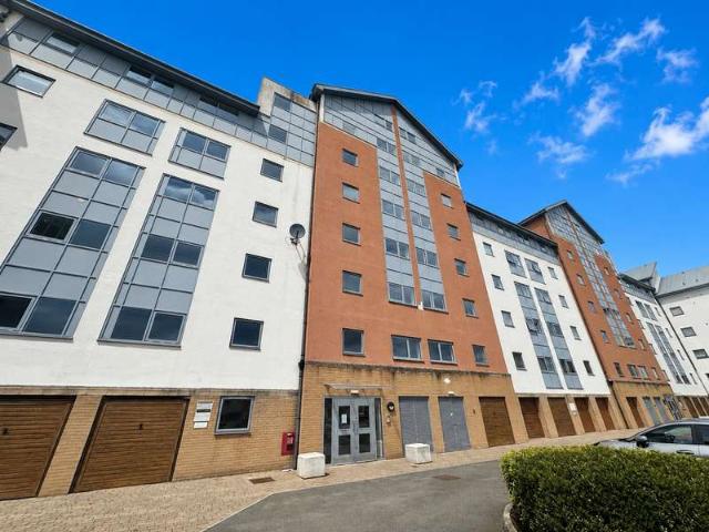 2 Bedroom Apartment Flat