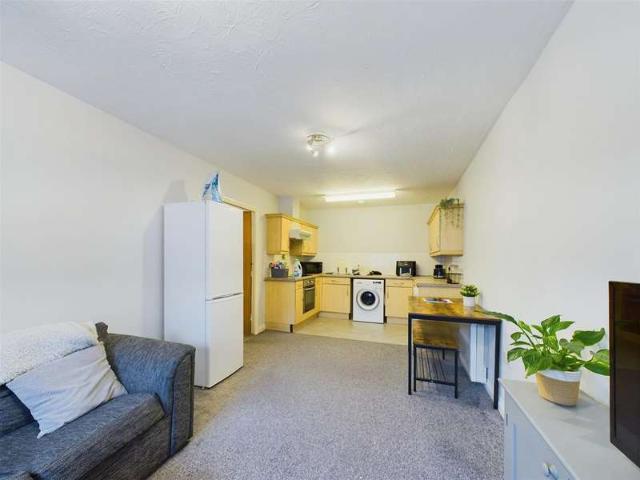 2 Bedroom Apartment Flat