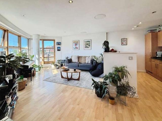 2 Bedroom Apartment Flat