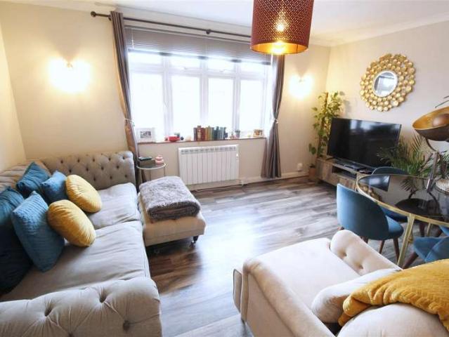 2 Bedroom Apartment Flat