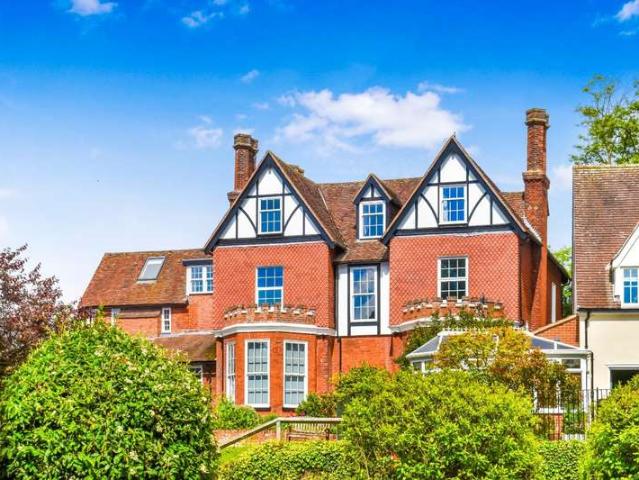 2 Bedroom Apartment Flat