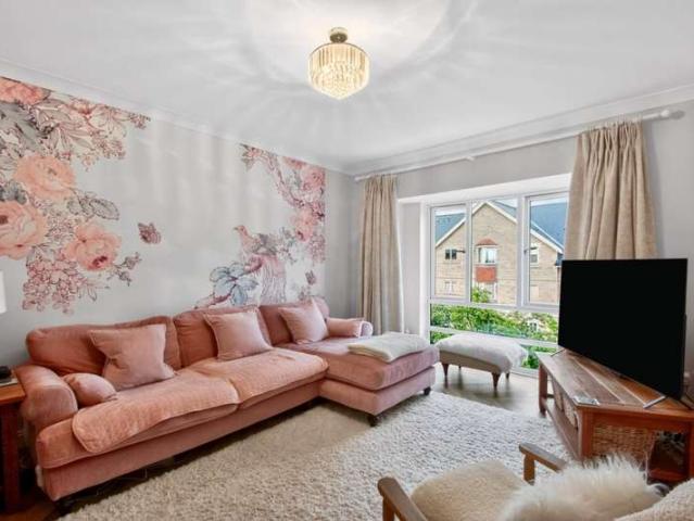 2 Bedroom Apartment Flat