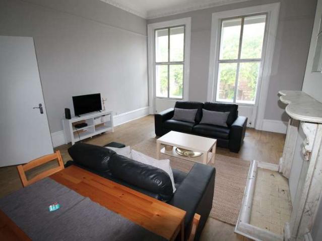 2 Bedroom Apartment Flat