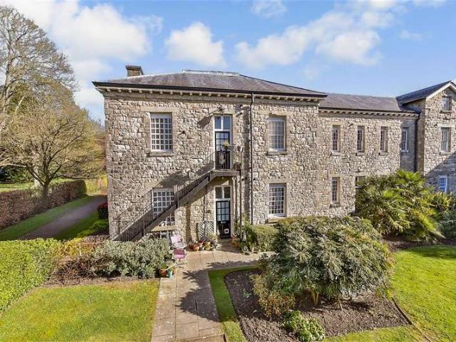 2 Bedroom Apartment Flat
