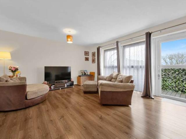 2 Bedroom Apartment Flat