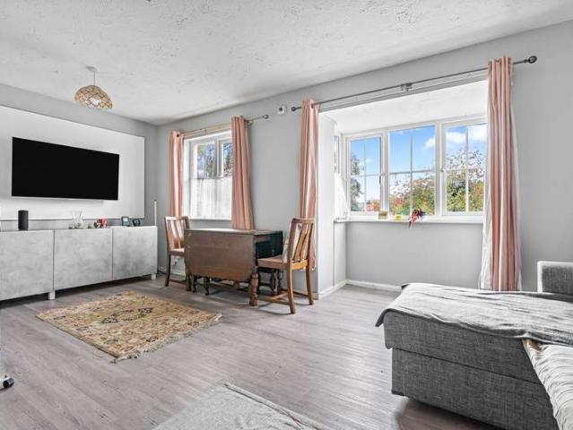 2 Bedroom Apartment Flat
