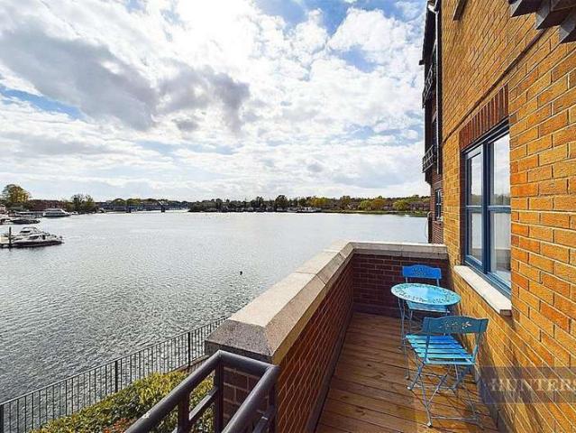 2 Bedroom Apartment Flat