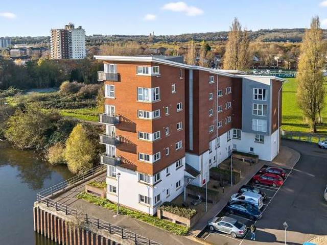 2 Bedroom Apartment Flat