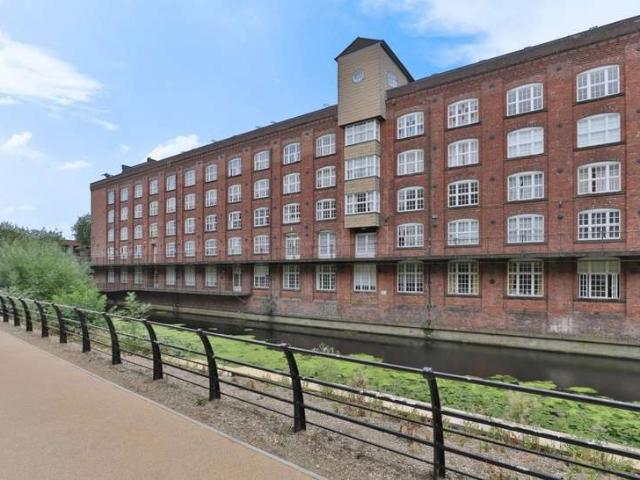 2 Bedroom Apartment Flat