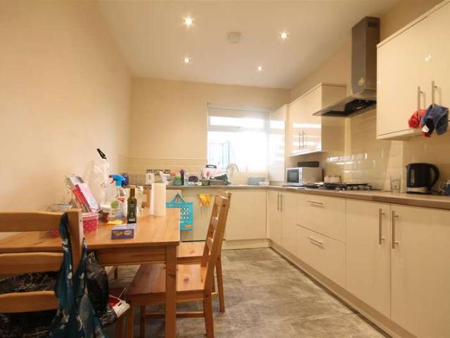 2 Bedroom Apartment Flat