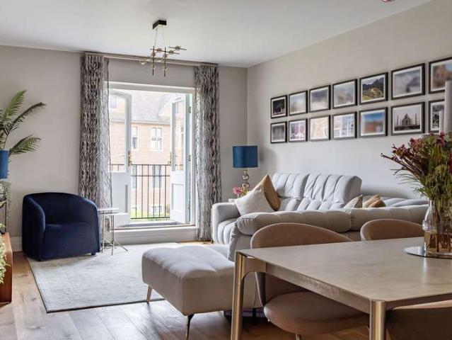 2 Bedroom Apartment Flat