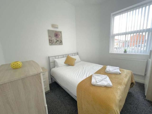 2 Bedroom Apartment Flat