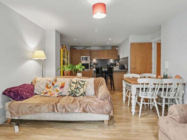 2 Bedroom Apartment Flat