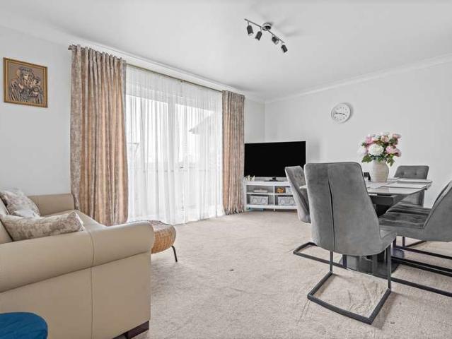 2 Bedroom Apartment Flat