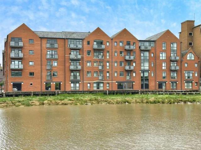 2 Bedroom Apartment Flat