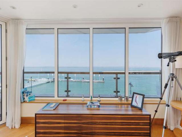 2 Bedroom Apartment Flat