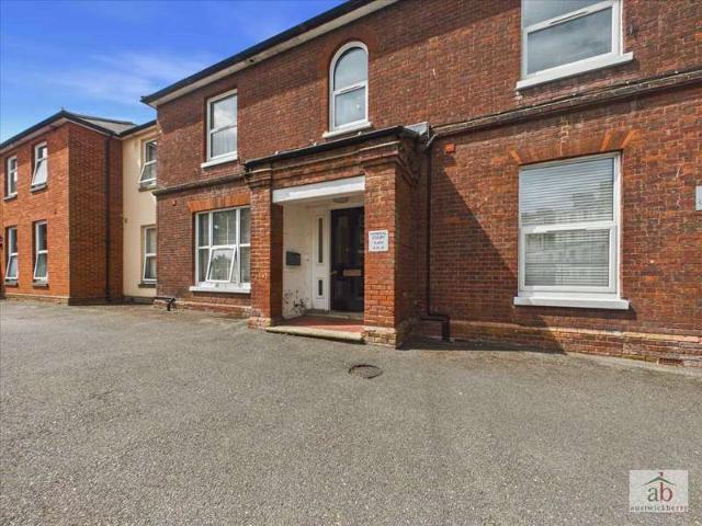 2 Bedroom Apartment Flat