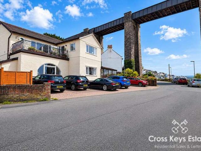 2 Bedroom Apartment Flat