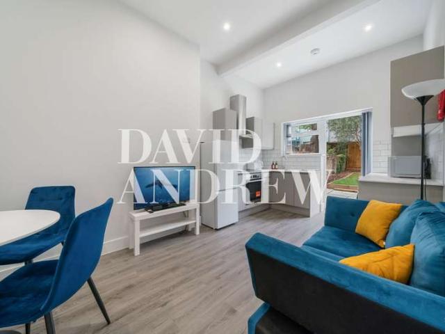 2 Bedroom Apartment Flat