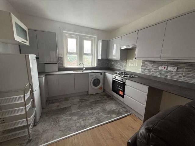 2 Bedroom Apartment Flat