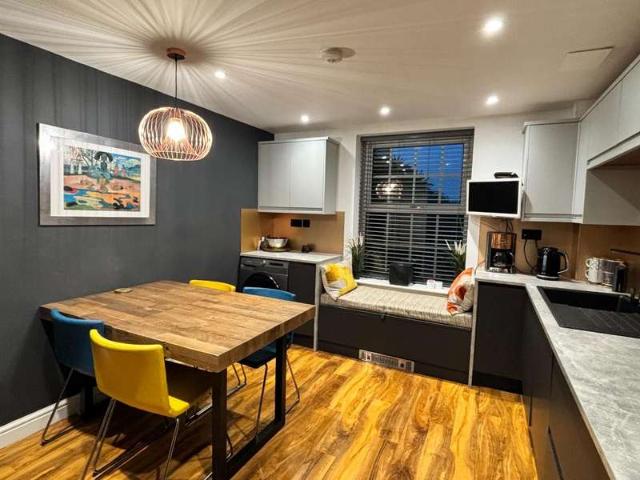 2 Bedroom Apartment Flat