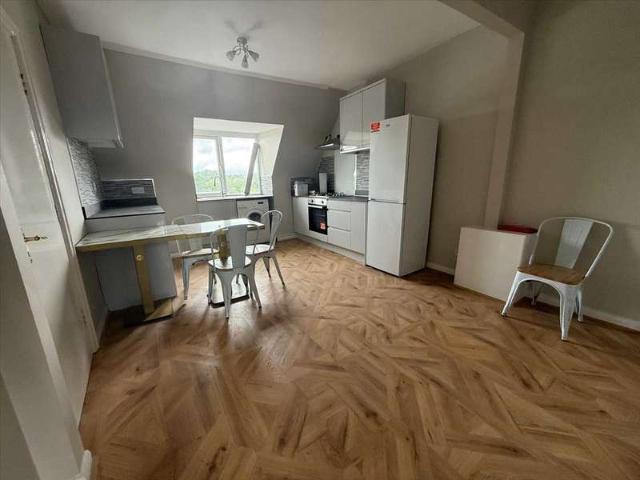 2 Bedroom Apartment Flat