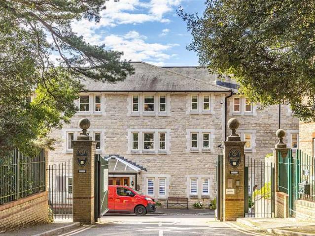 2 Bedroom Apartment Flat