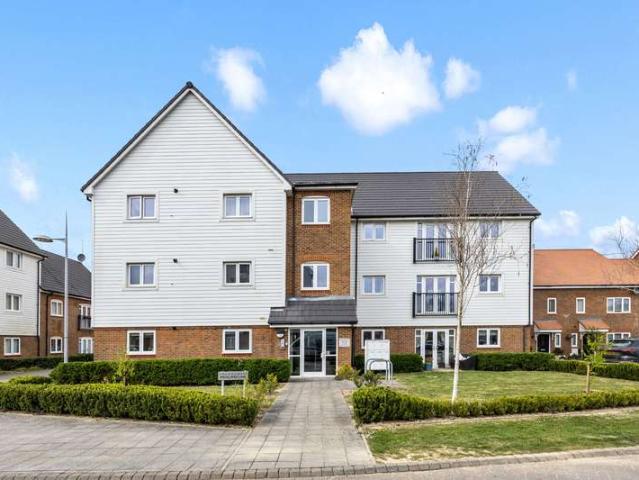 2 Bedroom Apartment Flat