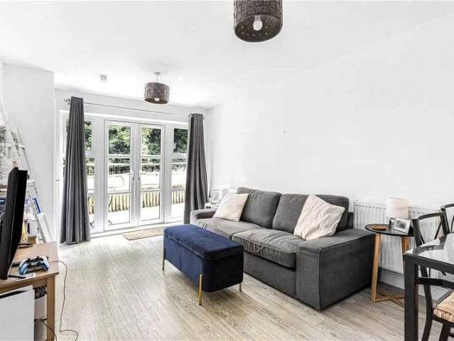 2 Bedroom Apartment Flat