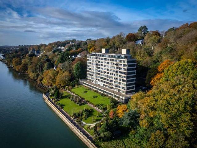 2 Bedroom Apartment Flat