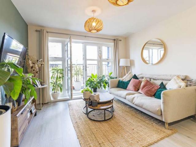2 Bedroom Apartment Flat