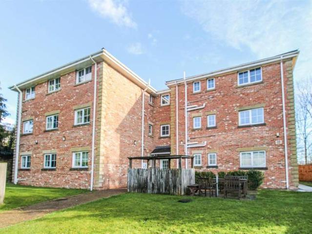 2 Bedroom Apartment Flat