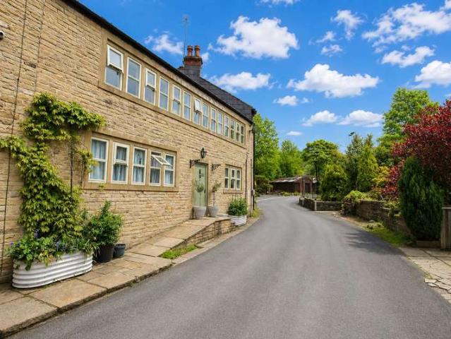 2 Bedroom Apartment Flat