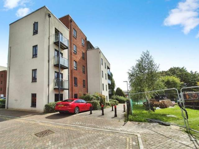 2 Bedroom Apartment Flat