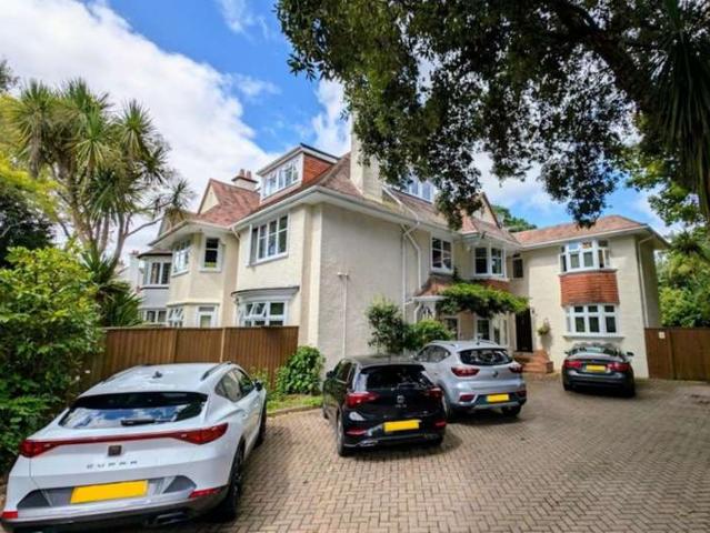 2 Bedroom Apartment Flat