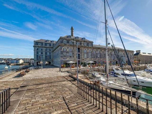 2 Bedroom Apartment Flat