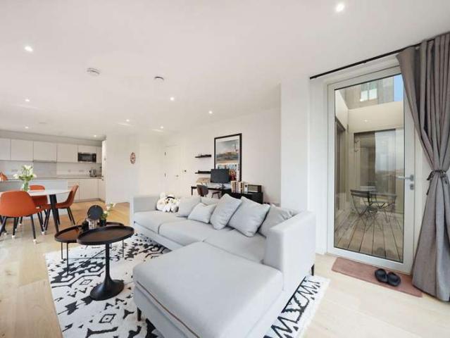 2 Bedroom Apartment Flat