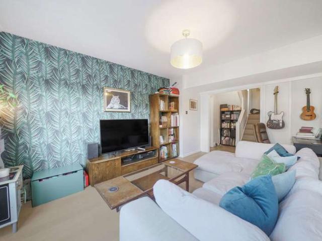 2 Bedroom Apartment Flat