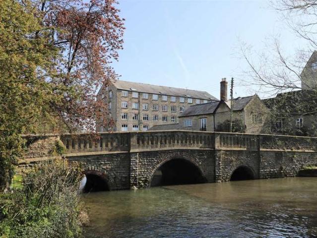2 Bedroom Apartment Flat