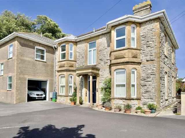 2 Bedroom Apartment Flat